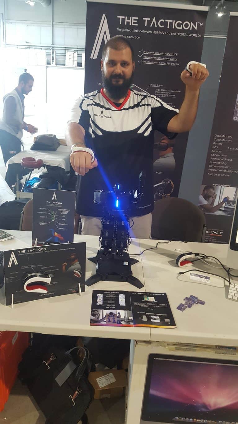 Arduino Powered Humanoid Robot: Arms Control! - The Tactigon